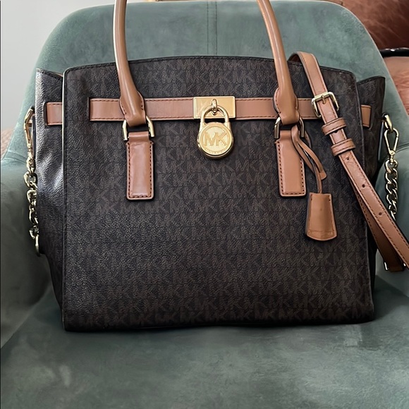 Michael Kors | Bags | Michael Kors Logo Lock Bag | Poshmark